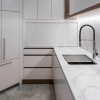 China Luxury Melamine Kitchen Cabinet Custom Modern Design HMR Core Particle Board for sale