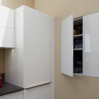 China Modern Small U Shaped Kitchen Cabinets High Gloss MDF White Lacquer Kitchen Cabinet for sale