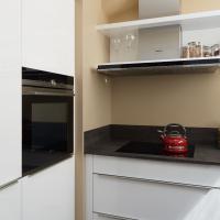 China Modern Small U Shaped Kitchen Cabinets High Gloss MDF White Lacquer Kitchen Cabinet for sale