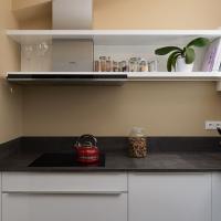 China Modern Small U Shaped Kitchen Cabinets High Gloss MDF White Lacquer Kitchen Cabinet for sale