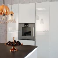 China White Parallel Acrylic Kitchen Cabinet With Island High Gloss for sale