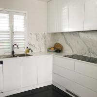 China Modern L Shape White Textured Melamine Cabinets Kitchen Wooden for sale