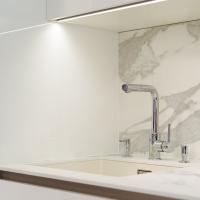 China White Modular Acrylic Kitchen Cabinet I Shaped Pantry Cupboard Modern High Gloss for sale