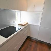 China Melamine White Luxury Large Modular Kitchen Cabinet Set With Cupboard Pantry for sale