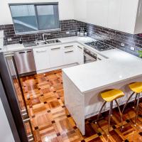 China White High Gloss Kitchen Cabinet with Handles 18mm Moisture Proof Particle Board Custom Sizes for sale