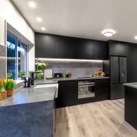 China Simple L Shaped Kitchen Units Luxury Modular Dark Black Solid Wood Kitchen Cupboard Set for sale