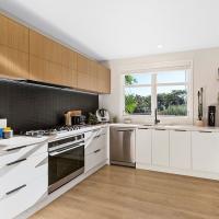 China Custom Complete All Wood Kitchen Cabinets Black White Island Modular Kitchen Upper Cabinets for sale