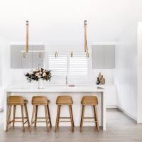China Modern White U Shape Kitchen Cabinet Melamine Kitchen Cabinet With Island for sale