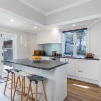 China Modern Matte White Lacquer Plywood Kitchen Cabinet L-Shape with 18mm Carcass and 12mm Sintered Stone Benchtop for sale