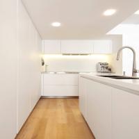 China Minimalist Matte White Handless Cabinets Kitchen Melamine Kitchen Cabinet for sale