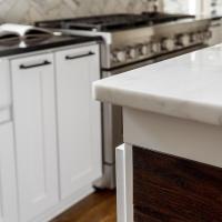 China L Shaped  Solid Wood Kitchen Pantry Cabinet Contemporary Shaker Style for sale