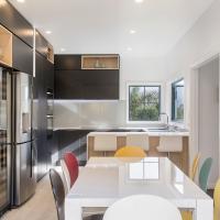 China Black wood texture Timber Veneer U Shaped Modular Kitchen for sale