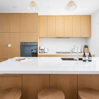 China Custom 3D Automatic Wood Veneer Kitchen Cabinet Intergated Handle for sale