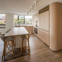 China Handless Light White Wood Veneer Kitchen Cabinet Storage Cabinets for sale