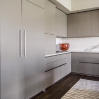 China Flat Panel Lacquer Kitchen Cabinets Plywood Modern Light Grey for sale