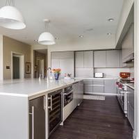 China Flat Panel Lacquer Kitchen Cabinets Plywood Modern Light Grey for sale