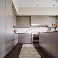 China Flat Panel Lacquer Kitchen Cabinets Plywood Modern Light Grey for sale