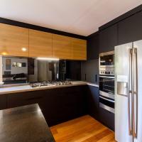 China Matt Black Melamine Kitchen Cabinet Set 18mm Plywood Custom Sizes OEM ODM Modern Apartment for sale