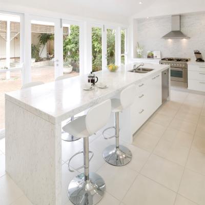 China Ready To Assemble Simple Designs Matte White Plain Lacquer Kitchen Cabinet Cheap Modern Kitchen Cabinets for sale