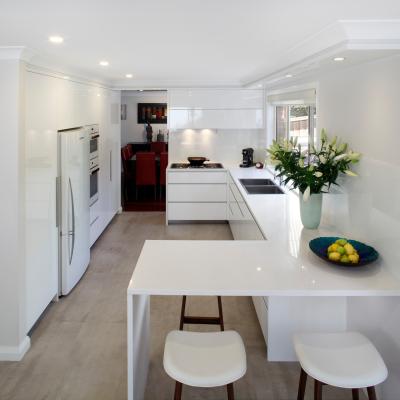 China Modern Prefab Kitchen High Gloss Lacquer Cabinets Luxury Flat Panel White for sale