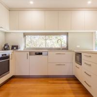 China Matte Creamy White PVC Kitchen Cabinet U Shaped Kitchen Units for sale