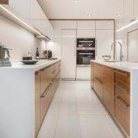 China Customization Modern Dark Brown Kitchen Cabinets European Style L Shaped for sale