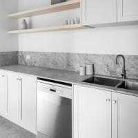China Custom Laundry Room Storage Cabinet With Sink Light Gray Shaker Modern Bathroom Vanity for sale
