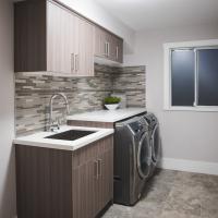 China Wood Painting Laminate Handle Laundry Room Cabinet Customized for sale