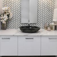 China Lacquer Painting Ceramic Basin Bathroom Vanity With Mirror Wall Mounted White Plain High Gloss for sale