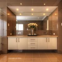 China Modern White Glossy Lacquer MDF Flat Panel Bathroom Vanity Cabinet With Mirrors for sale