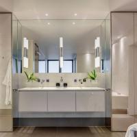 China Flat Panel White Glossy Lacquer Bathroom Vanity Single Sink Water Resistant Toilet Modern for sale