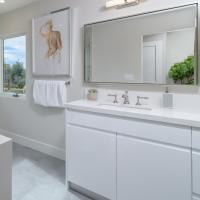 China Flat Panel White Glossy Lacquer Bathroom Vanity Single Sink Water Resistant Toilet Modern for sale