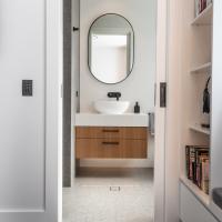 China Wood Grain Floating Bathroom Vanity with Marble Countertop 580mm Width Customizable for sale