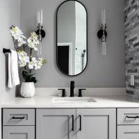 China Luxury Neutral Grey Shaker Style Lacquer Bathroom Vanity 2 Doors 6 Drawers 580mm for sale