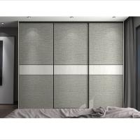 China Modern Beige Dark Grey Sliding Wardrobe Lacquer Bedroom Closet for sale