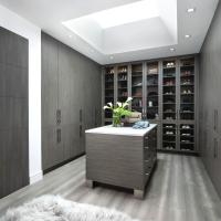 China Custom Beige Grey Melamine Walk In Closet with Glass Door 600mm Depth 2200mm Height for sale