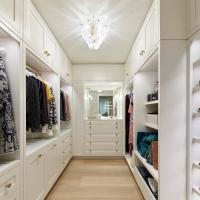 China Shaker Style Solid Wood Walk In Closet Cabinet White Classic Wardrobe for sale
