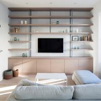 China Modern Wall Mounted TV Cabinet with Drawers Wood Grain Melamine 16mm Carcass for sale