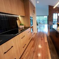 China Black Color Melamine Complete Kitchen Cabinet Wood Texture for sale