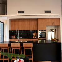 China Black Color Melamine Complete Kitchen Cabinet Wood Texture for sale