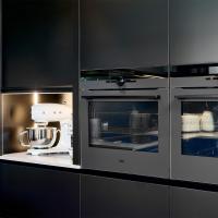 China U Shape Black Plain Grating Lacquer Kitchen Cabinet With Curved Island for sale