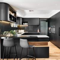China U Shape Black Plain Grating Lacquer Kitchen Cabinet With Curved Island for sale