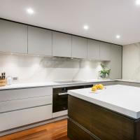 China Lacquer And Timber Veneer Kitchen Cabinet Modern Handless Modular Kitchen Cupboards for sale