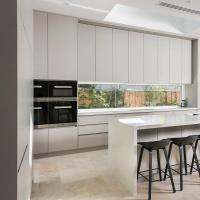 China 20mm Thick Lacquer Kitchen Cabinet With Range Hood Dishwasher for sale