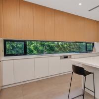 China OEM Melamine Kitchen Cabinet  L Shape Handless Wood Grain for sale