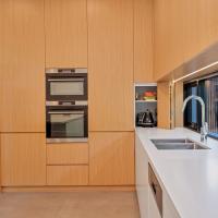 China Modern White And Wood Grain Melamine Kitchen Cabinet L Shape Handless for sale