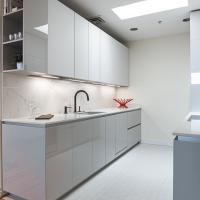 China Modern Acrylic Kitchen Cabinet MDF board Moisture Proof Units Set for sale