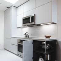 China Modern Acrylic Kitchen Cabinet MDF board Moisture Proof Units Set for sale