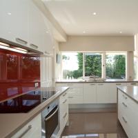 China White Lacquer Complete Kitchen Cabinet Modern Handle MDF High Gloss for sale