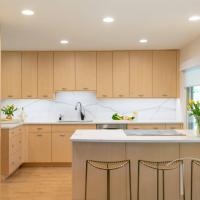 China Beige Melamine Kitchen Cabinet Complete Full Set 20mm Thick White Quartz Stone for sale